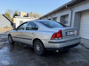 Volvo S60 2004 in Utena, with an engine capacity of 2.40 L and mileage of 349 thousand km for 1350 €, photo 7 on AUTOMOTO.COM.LV