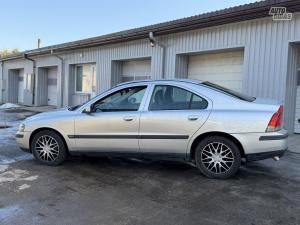 Volvo S60 2004 in Utena, with an engine capacity of 2.40 L and mileage of 349 thousand km for 1350 €, photo 8 on AUTOMOTO.COM.LV