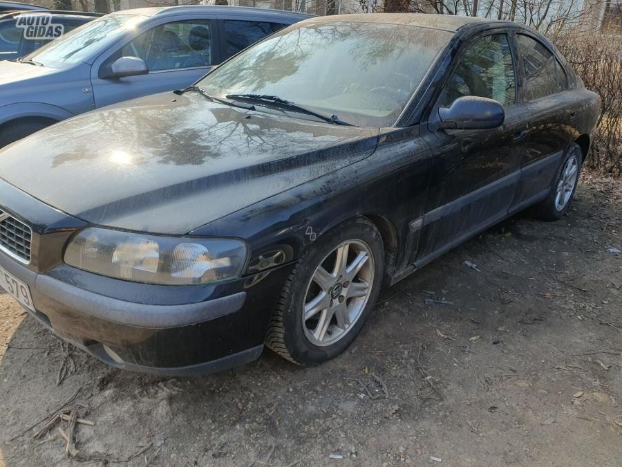 Volvo S60 2004 in Kaunas, with an engine capacity of 2.40 L and mileage of 314 thousand km for 750 €, photo 3 on AUTOMOTO.COM.LV