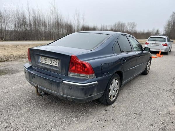 Volvo S60 2004 Klaipėda, ar dzinēja tilpumu 2.40 L un nobraukumu 375 tūkst. km par 460 €, foto 4 vietnē AUTOMOTO.COM.LV
