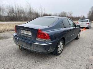 Volvo S60 2004 in Klaipeda, with an engine capacity of 2.40 L and mileage of 375 thousand km for 460 €, photo 4 on AUTOMOTO.COM.LV