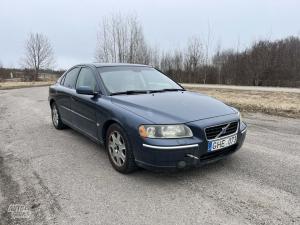 Volvo S60 2004 in Klaipeda, with an engine capacity of 2.40 L and mileage of 375 thousand km for 460 €, photo 6 on AUTOMOTO.COM.LV