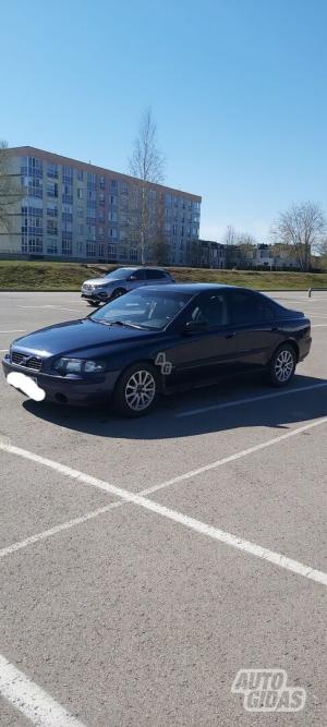 Volvo S60 2004 Šauļi, ar dzinēja tilpumu 2.40 L un nobraukumu 345 tūkst. km par 1200 €, foto  vietnē AUTOMOTO.COM.LV