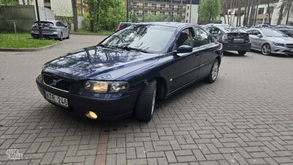Вольво С60 2004 в Пренай, объемом двигателя 2.40 л и пробегом 324 тыс. км за 1250 €, фото 2 на AUTOMOTO.COM.LV