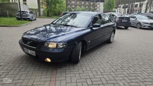 Volvo S60 2004 Prienai, ar dzinēja tilpumu 2.40 L un nobraukumu 324 tūkst. km par 1250 €, foto 3 vietnē AUTOMOTO.COM.LV