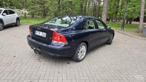 Volvo S60 2004 Prienai, ar dzinēja tilpumu 2.40 L un nobraukumu 324 tūkst. km par 1250 €, foto 4 vietnē AUTOMOTO.COM.LV