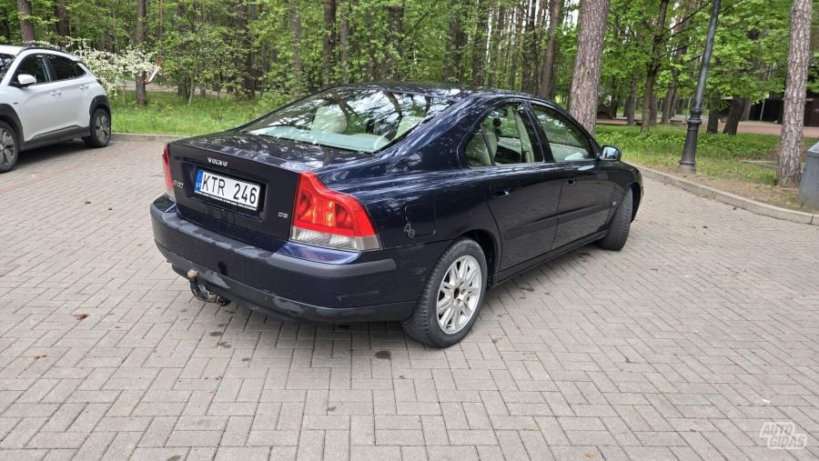 Volvo S60 2004 Prienai, ar dzinēja tilpumu 2.40 L un nobraukumu 324 tūkst. km par 1250 €, foto 4 vietnē AUTOMOTO.COM.LV