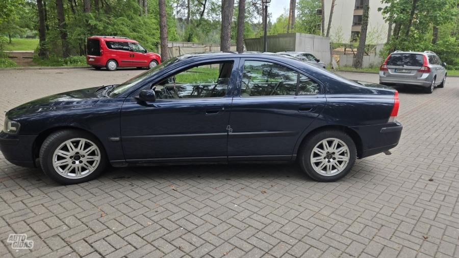 Volvo S60 2004 Prienai, ar dzinēja tilpumu 2.40 L un nobraukumu 324 tūkst. km par 1250 €, foto 6 vietnē AUTOMOTO.COM.LV