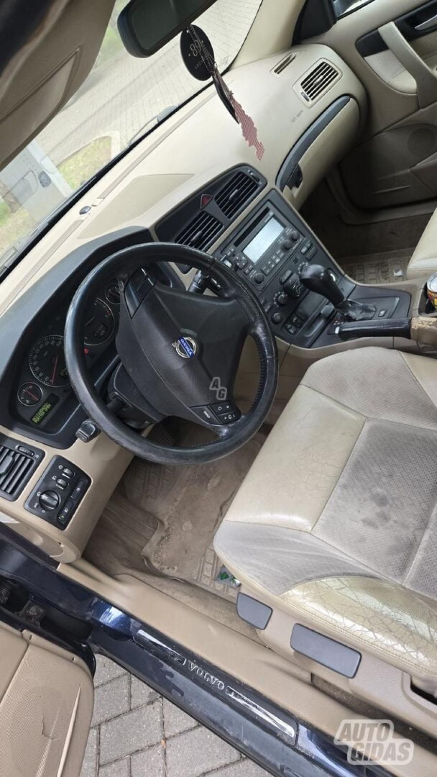 Volvo S60 2004 Prienai, ar dzinēja tilpumu 2.40 L un nobraukumu 324 tūkst. km par 1250 €, foto 12 vietnē AUTOMOTO.COM.LV