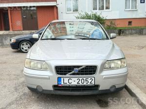 Volvo S60 2004 Rīga, ar dzinēja tilpumu 2.40 L un nobraukumu 352 tūkst. km par 1400 €, foto 3 vietnē AUTOMOTO.COM.LV