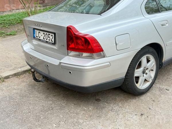 Вольво С60 2004 в Рига, объемом двигателя 2.40 л и пробегом 352 тыс. км за 1400 €, фото 4 на AUTOMOTO.COM.LV