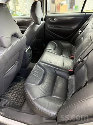 Volvo S60 2004 Rīga, ar dzinēja tilpumu 2.40 L un nobraukumu 352 tūkst. km par 1400 €, foto 7 vietnē AUTOMOTO.COM.LV