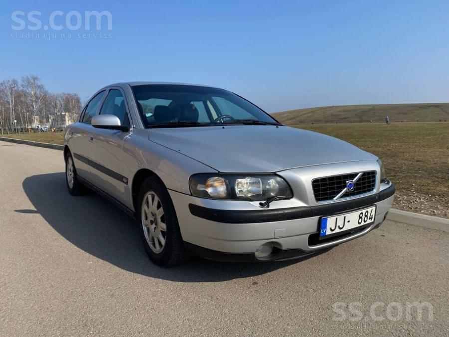 Volvo S60 2004 in Riga, with an engine capacity of 2.40 L and mileage of 264 thousand km for 2000 €, photo 1 on AUTOMOTO.COM.LV