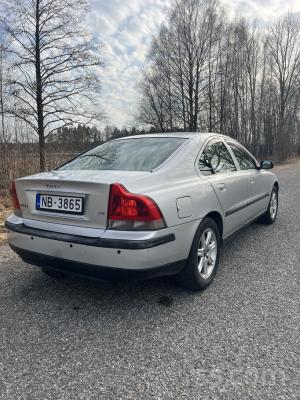 Volvo S60 2004 Rīga, ar dzinēja tilpumu 2.40 L un nobraukumu 371 tūkst. km par 2200 €, foto 7 vietnē AUTOMOTO.COM.LV
