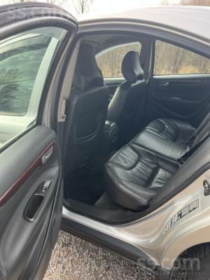 Volvo S60 2004 Rīga, ar dzinēja tilpumu 2.40 L un nobraukumu 371 tūkst. km par 2200 €, foto 8 vietnē AUTOMOTO.COM.LV