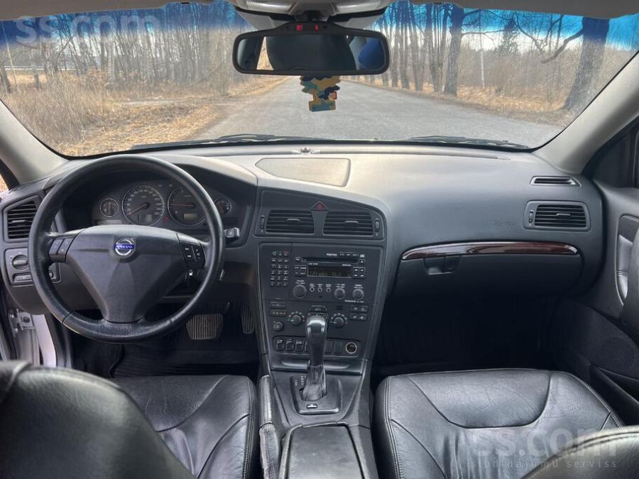 Volvo S60 2004 Rīga, ar dzinēja tilpumu 2.40 L un nobraukumu 371 tūkst. km par 2200 €, foto 12 vietnē AUTOMOTO.COM.LV