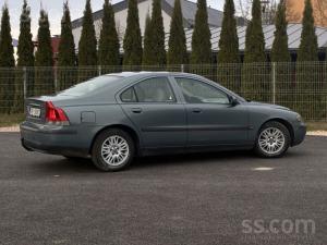 Volvo S60 2004 Jelgava, ar dzinēja tilpumu 2.40 L un nobraukumu 325 tūkst. km par 1650 €, foto 5 vietnē AUTOMOTO.COM.LV