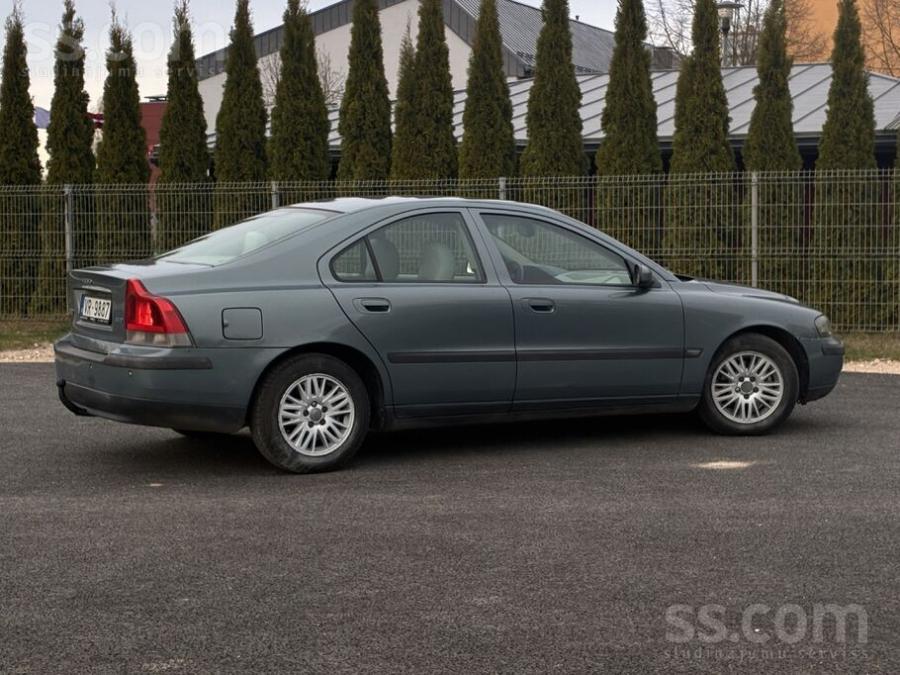 Volvo S60 2004 Jelgava, ar dzinēja tilpumu 2.40 L un nobraukumu 325 tūkst. km par 1650 €, foto 5 vietnē AUTOMOTO.COM.LV