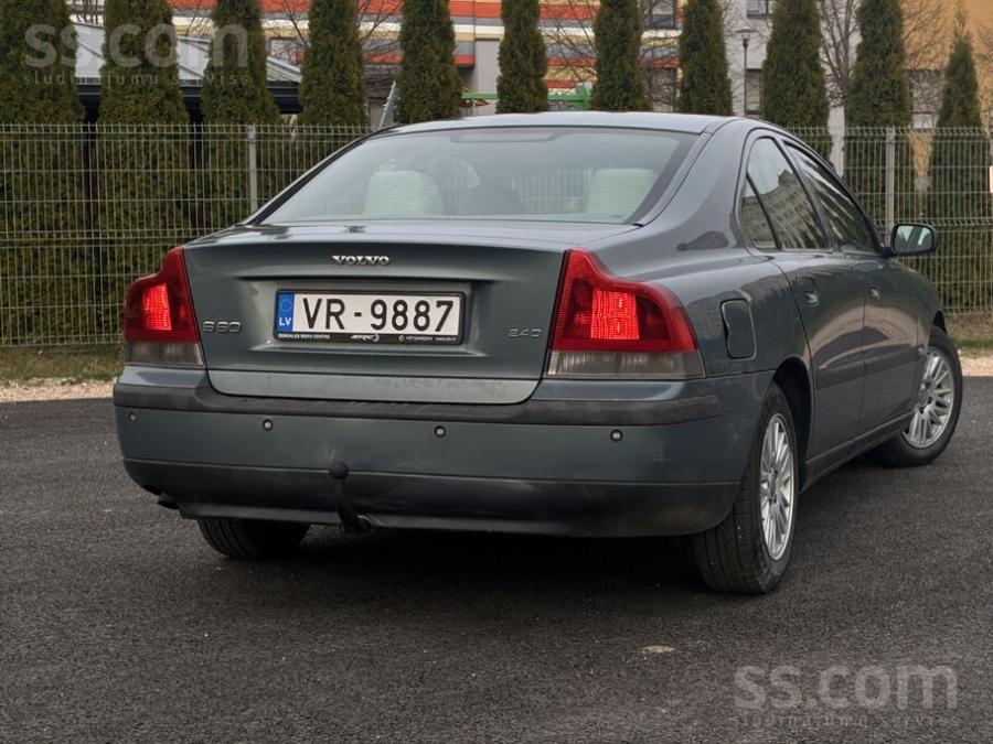 Volvo S60 2004 Jelgava, ar dzinēja tilpumu 2.40 L un nobraukumu 325 tūkst. km par 1650 €, foto 6 vietnē AUTOMOTO.COM.LV
