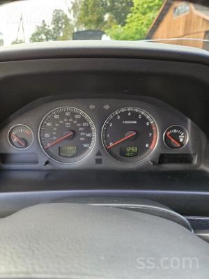 Volvo S60 2004 in Jekabpils, with an engine capacity of 2.50 L and mileage of 203 thousand km for 1100 €, photo 6 on AUTOMOTO.COM.LV