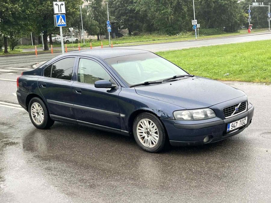 Вольво С60 2004 в Нарва, объемом двигателя 2.40 л и пробегом 530 тыс. км за 599 €, фото 12 на AUTOMOTO.COM.LV