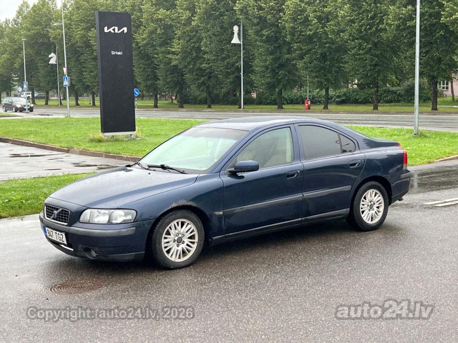 Вольво С60 2004 в Нарва, объемом двигателя 2.40 л и пробегом 549 тыс. км за 599 €, фото 1 на AUTOMOTO.COM.LV