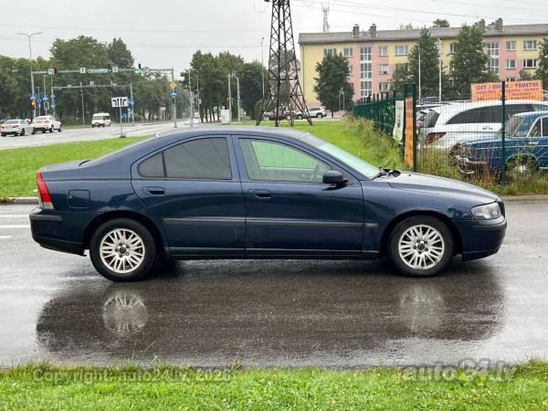 Volvo S60 2004 Narva, ar dzinēja tilpumu 2.40 L un nobraukumu 549 tūkst. km par 599 €, foto 4 vietnē AUTOMOTO.COM.LV