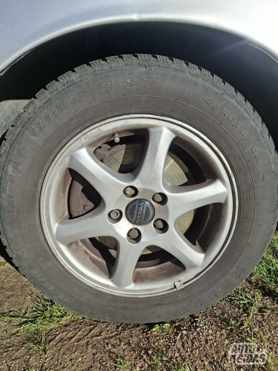 Volvo S60 2004 Kauņa, ar dzinēja tilpumu 2.40 L un nobraukumu 250 tūkst. km par 1300 €, foto 9 vietnē AUTOMOTO.COM.LV