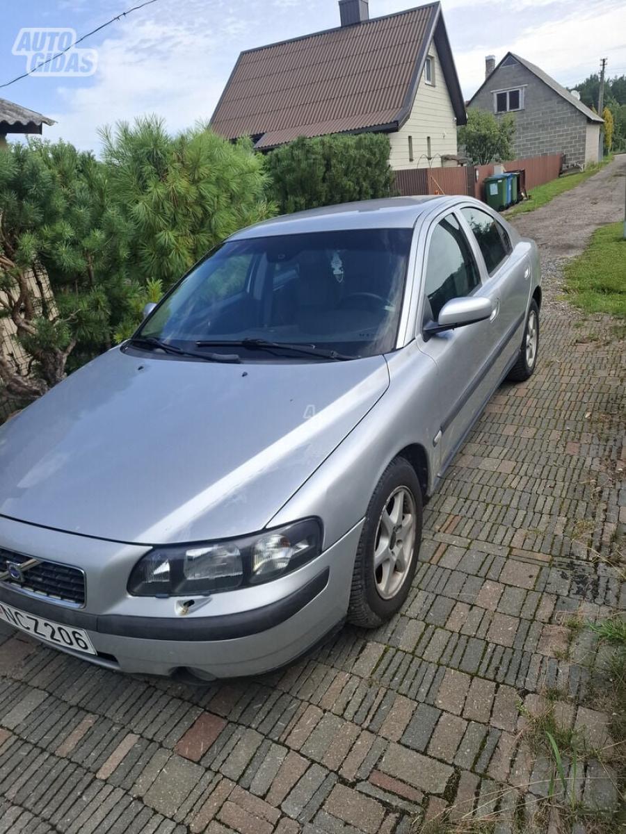 Volvo S60 2004 Kauņa, ar dzinēja tilpumu 2.40 L un nobraukumu 250 tūkst. km par 1300 €, foto 14 vietnē AUTOMOTO.COM.LV
