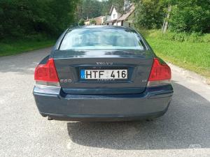 Volvo S60 2004 in Vilnius, with an engine capacity of 2.40 L and mileage of 410 thousand km for 1490 €, photo 5 on AUTOMOTO.COM.LV