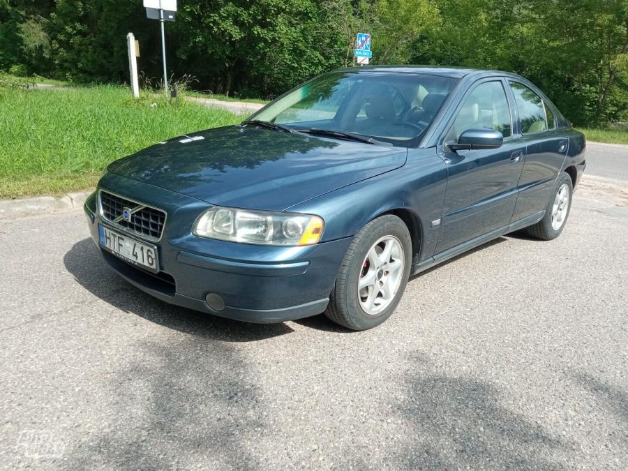 Volvo S60 2004 in Vilnius, with an engine capacity of 2.40 L and mileage of 410 thousand km for 1490 €, photo 8 on AUTOMOTO.COM.LV