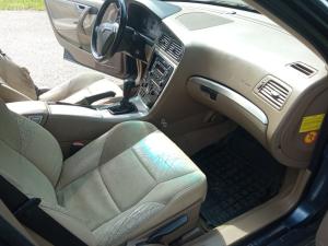 Volvo S60 2004 in Vilnius, with an engine capacity of 2.40 L and mileage of 410 thousand km for 1490 €, photo 12 on AUTOMOTO.COM.LV
