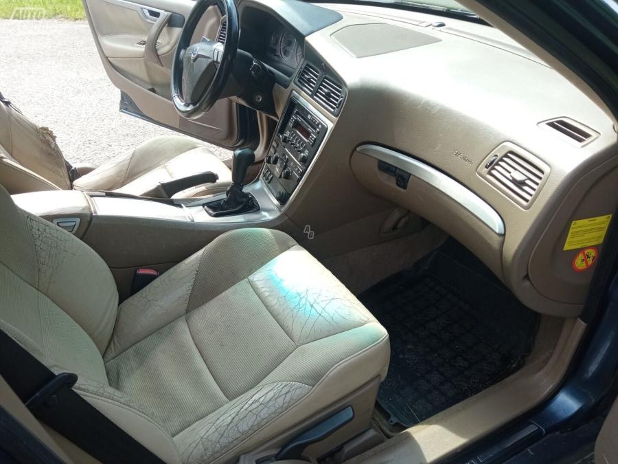 Volvo S60 2004 in Vilnius, with an engine capacity of 2.40 L and mileage of 410 thousand km for 1490 €, photo 12 on AUTOMOTO.COM.LV