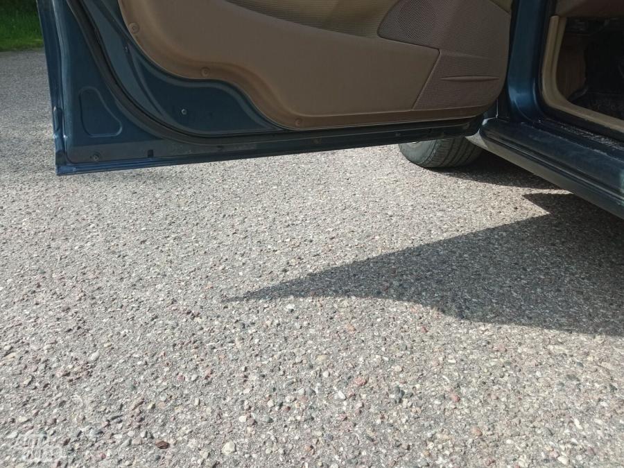 Volvo S60 2004 in Vilnius, with an engine capacity of 2.40 L and mileage of 410 thousand km for 1490 €, photo 18 on AUTOMOTO.COM.LV