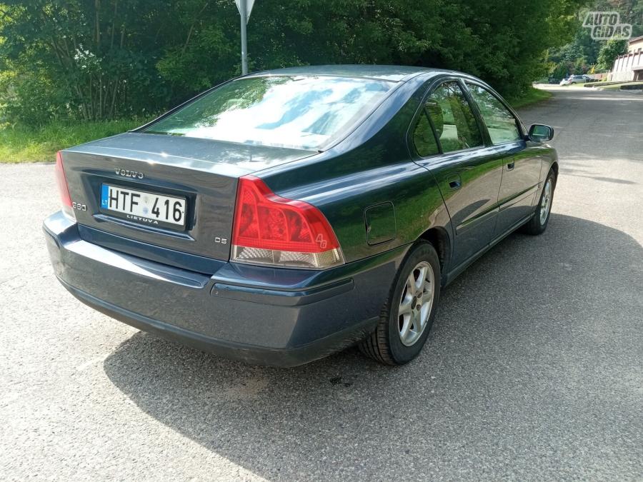 Volvo S60 2004 in Vilnius, with an engine capacity of 2.40 L and mileage of 410 thousand km for 1490 €, photo 5 on AUTOMOTO.COM.LV