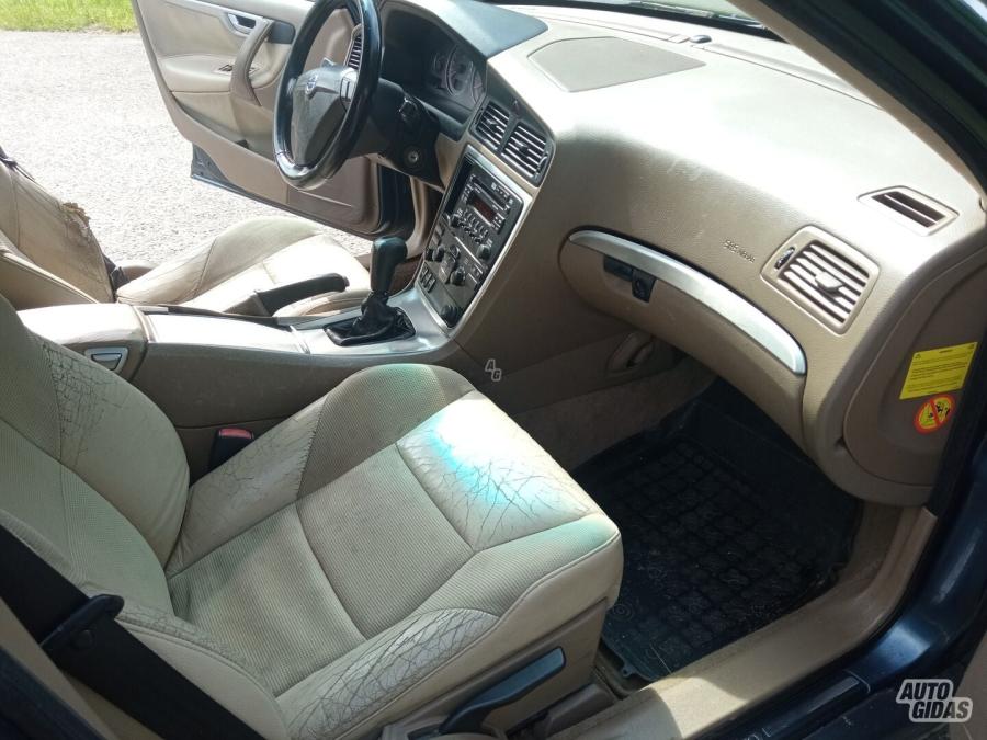 Volvo S60 2004 in Vilnius, with an engine capacity of 2.40 L and mileage of 410 thousand km for 1490 €, photo 16 on AUTOMOTO.COM.LV