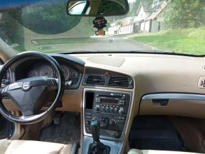 Volvo S60 2004 in Vilnius, with an engine capacity of 2.40 L and mileage of 410 thousand km for 1490 €, photo 18 on AUTOMOTO.COM.LV