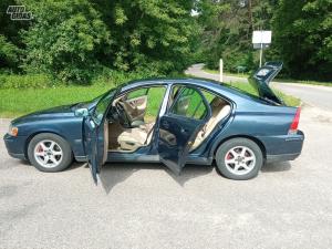 Volvo S60 2004 Viļņa, ar dzinēja tilpumu 2.40 L un nobraukumu 410 tūkst. km par 1490 €, foto 14 vietnē AUTOMOTO.COM.LV