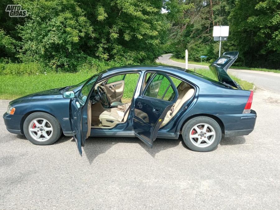 Volvo S60 2004 Viļņa, ar dzinēja tilpumu 2.40 L un nobraukumu 410 tūkst. km par 1490 €, foto 14 vietnē AUTOMOTO.COM.LV