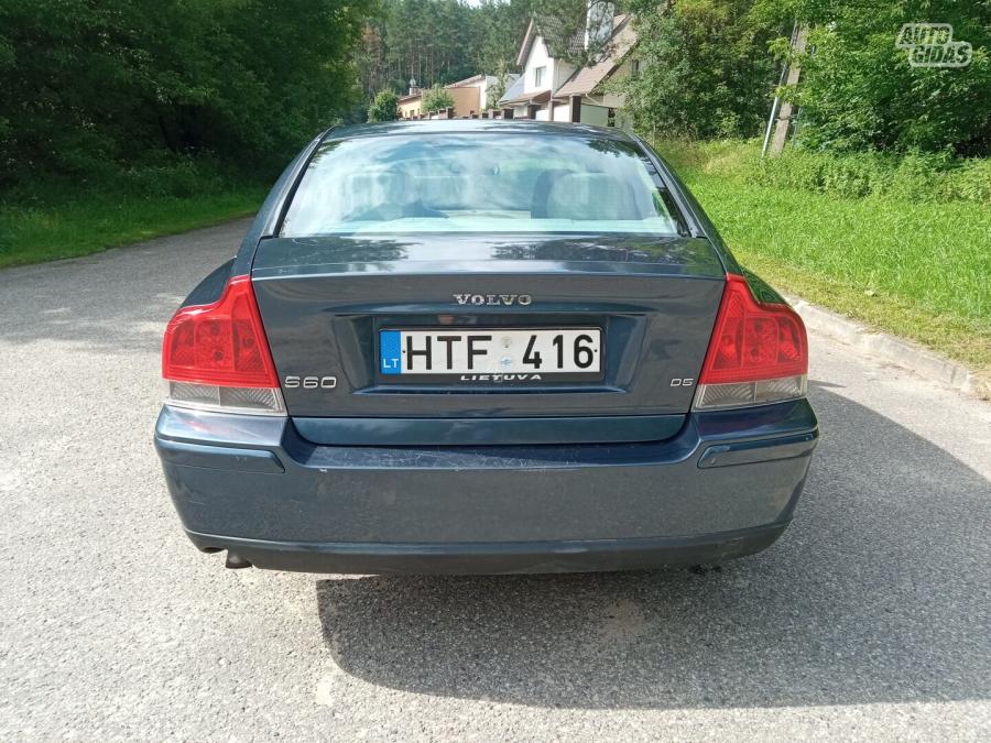 Volvo S60 2004 Viļņa, ar dzinēja tilpumu 2.40 L un nobraukumu 410 tūkst. km par 1290 €, foto 7 vietnē AUTOMOTO.COM.LV