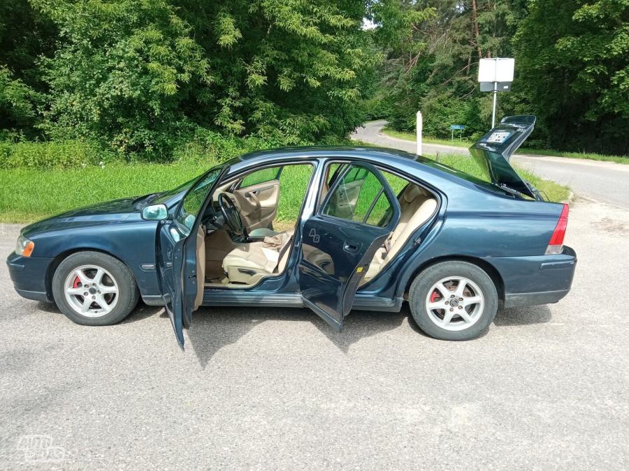 Volvo S60 2004 Viļņa, ar dzinēja tilpumu 2.40 L un nobraukumu 410 tūkst. km par 1290 €, foto 15 vietnē AUTOMOTO.COM.LV
