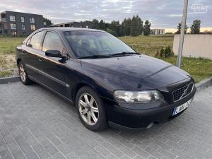 Volvo S60 2004 Viļņa, ar dzinēja tilpumu 2.40 L un nobraukumu 327 tūkst. km par 1300 €, foto 6 vietnē AUTOMOTO.COM.LV