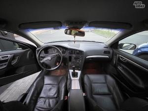Volvo S60 2004 Viļņa, ar dzinēja tilpumu 2.40 L un nobraukumu 327 tūkst. km par 1300 €, foto 10 vietnē AUTOMOTO.COM.LV