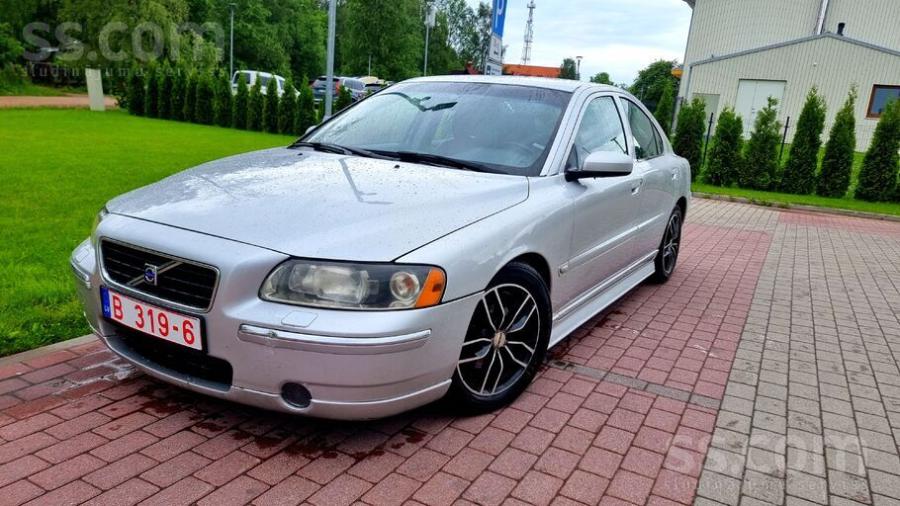 Volvo S60 2005 in Cesis, with an engine capacity of 2.40 L and mileage of 322 thousand km for 8100 €, photo 2 on AUTOMOTO.COM.LV