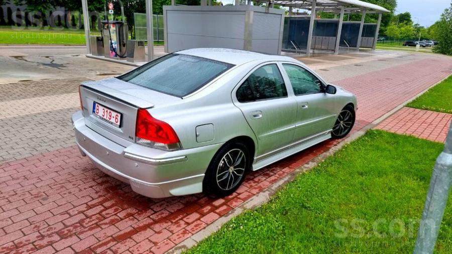 Volvo S60 2005 in Cesis, with an engine capacity of 2.40 L and mileage of 322 thousand km for 8100 €, photo 6 on AUTOMOTO.COM.LV