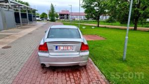 Volvo S60 2005 in Cesis, with an engine capacity of 2.40 L and mileage of 322 thousand km for 8100 €, photo 8 on AUTOMOTO.COM.LV