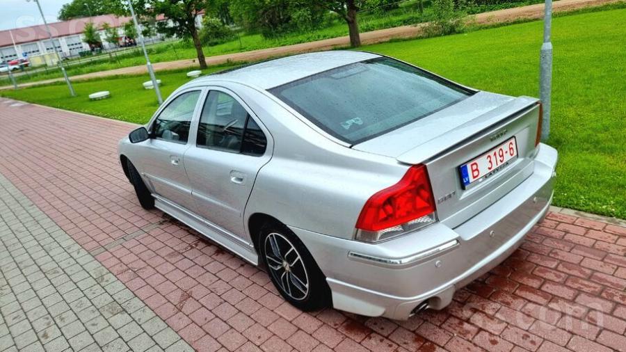 Volvo S60 2005 in Cesis, with an engine capacity of 2.40 L and mileage of 322 thousand km for 8100 €, photo 9 on AUTOMOTO.COM.LV