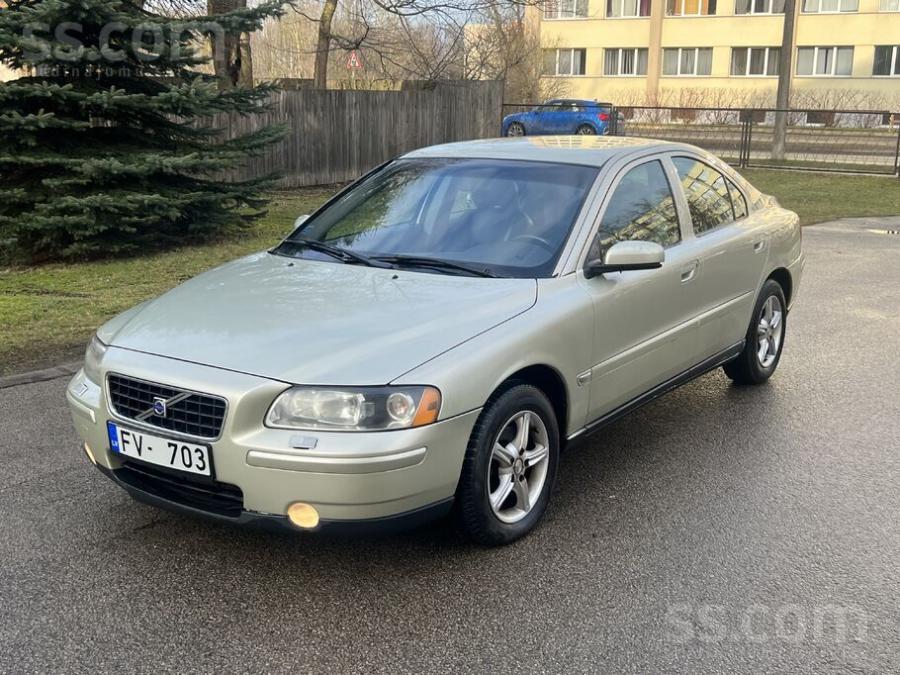 Volvo S60 2005 in Riga, with an engine capacity of 2.40 L and mileage of 0 thousand km for 1770 €, photo 2 on AUTOMOTO.COM.LV