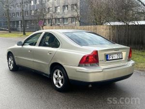 Volvo S60 2005 in Riga, with an engine capacity of 2.40 L and mileage of 0 thousand km for 1770 €, photo 4 on AUTOMOTO.COM.LV