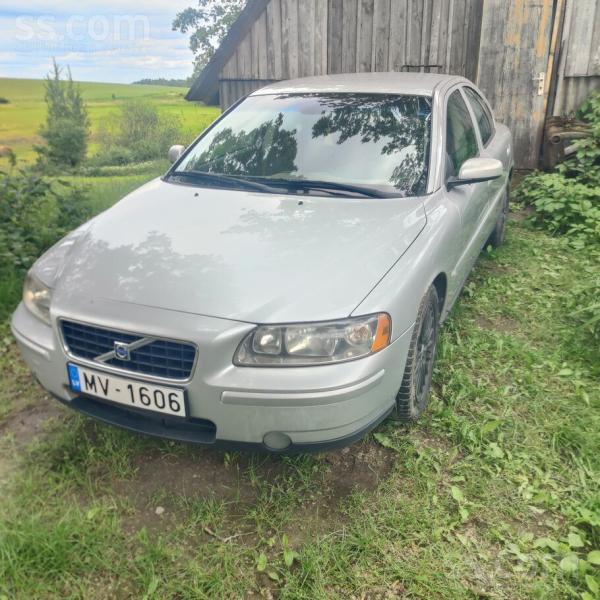 Volvo S60 2005 in Ludza, with an engine capacity of 2.40 L and mileage of 309 thousand km for 1299 €, photo 1 on AUTOMOTO.COM.LV